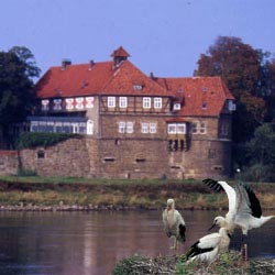 Offizielle Internetseite - InfoZentrale Weser-Radweg: Orte & Unterkünfte